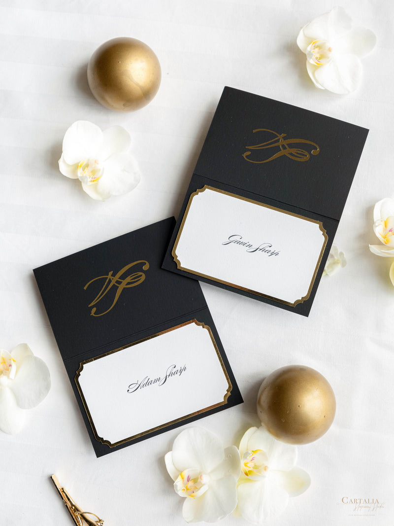 Luxury Gold Place Card with Foiled Backing and Monogram – Cartalia