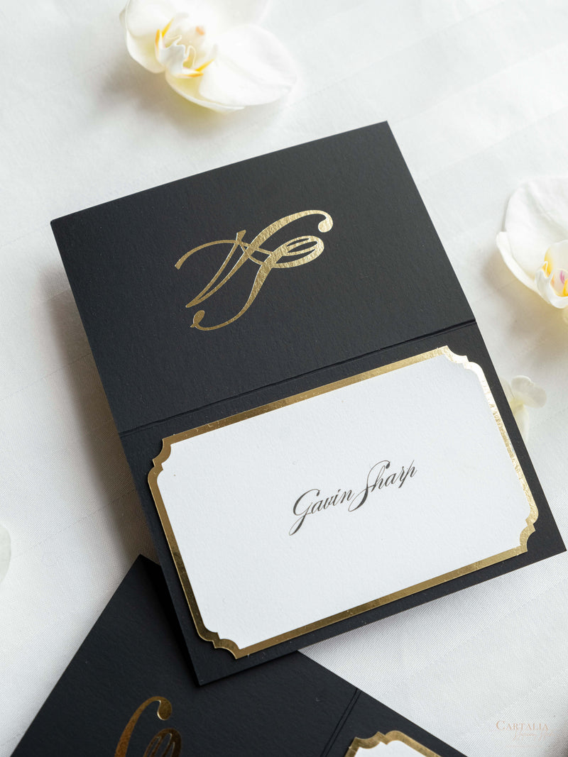 Luxury Gold Place Card with Foiled Backing and Monogram – Cartalia