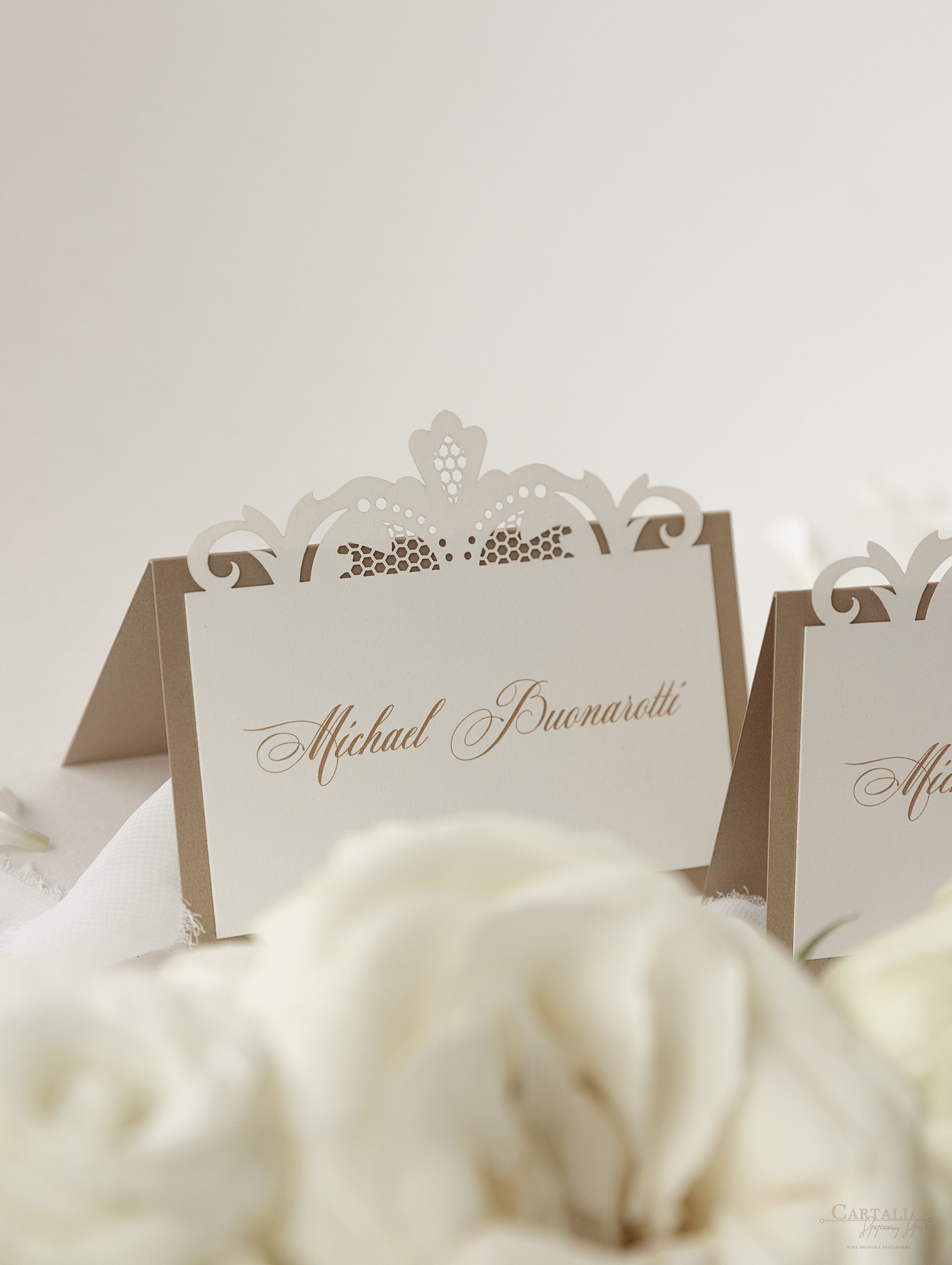 Luxury Old Gold Opulence Laser Cut Place Cards – Cartalia